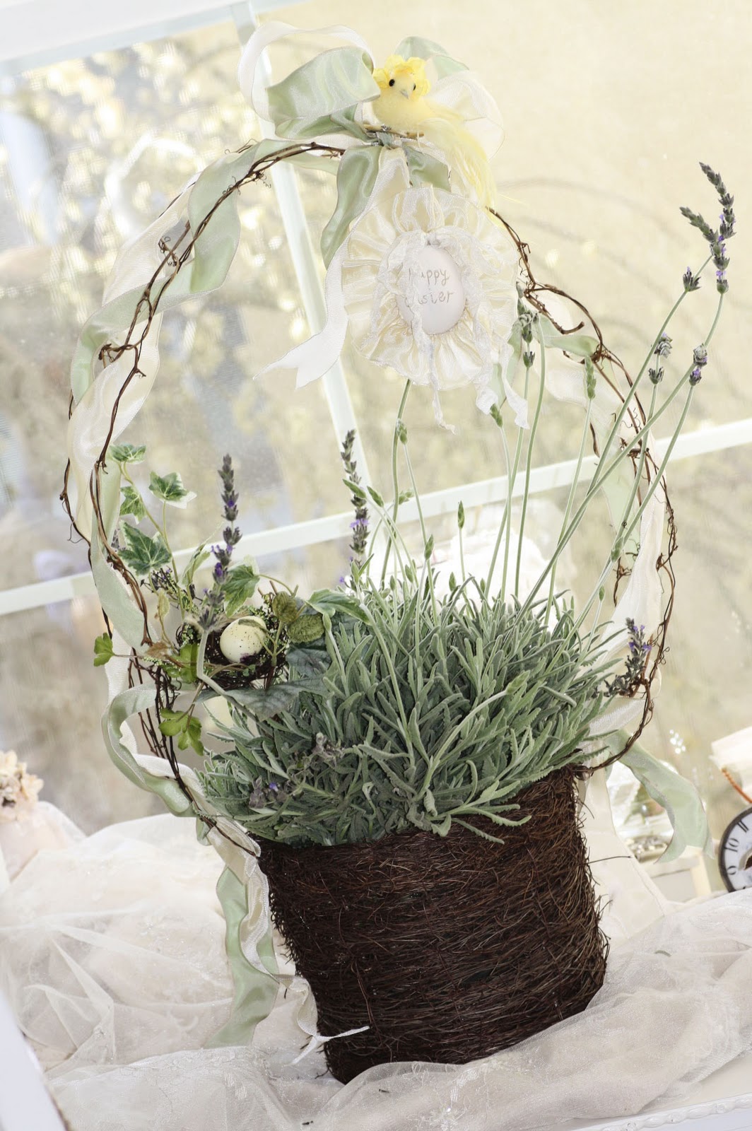 ozma of odds: ...a tisket, a tasket, a pretty Easter basket!