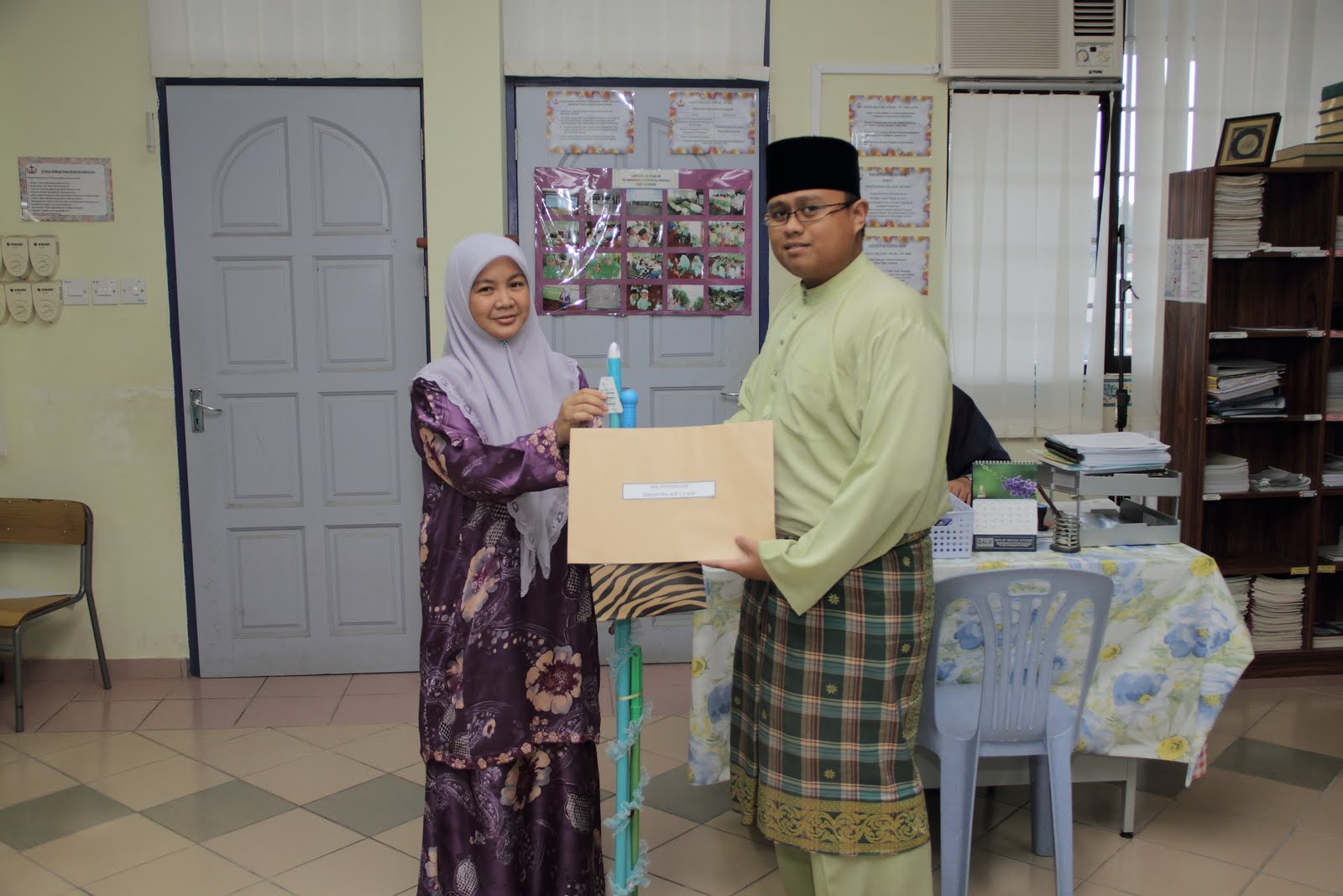 Sekolah Ugama Lambak Kanan Jalan 49: Majis Penyampaian Hadiah Murid ...