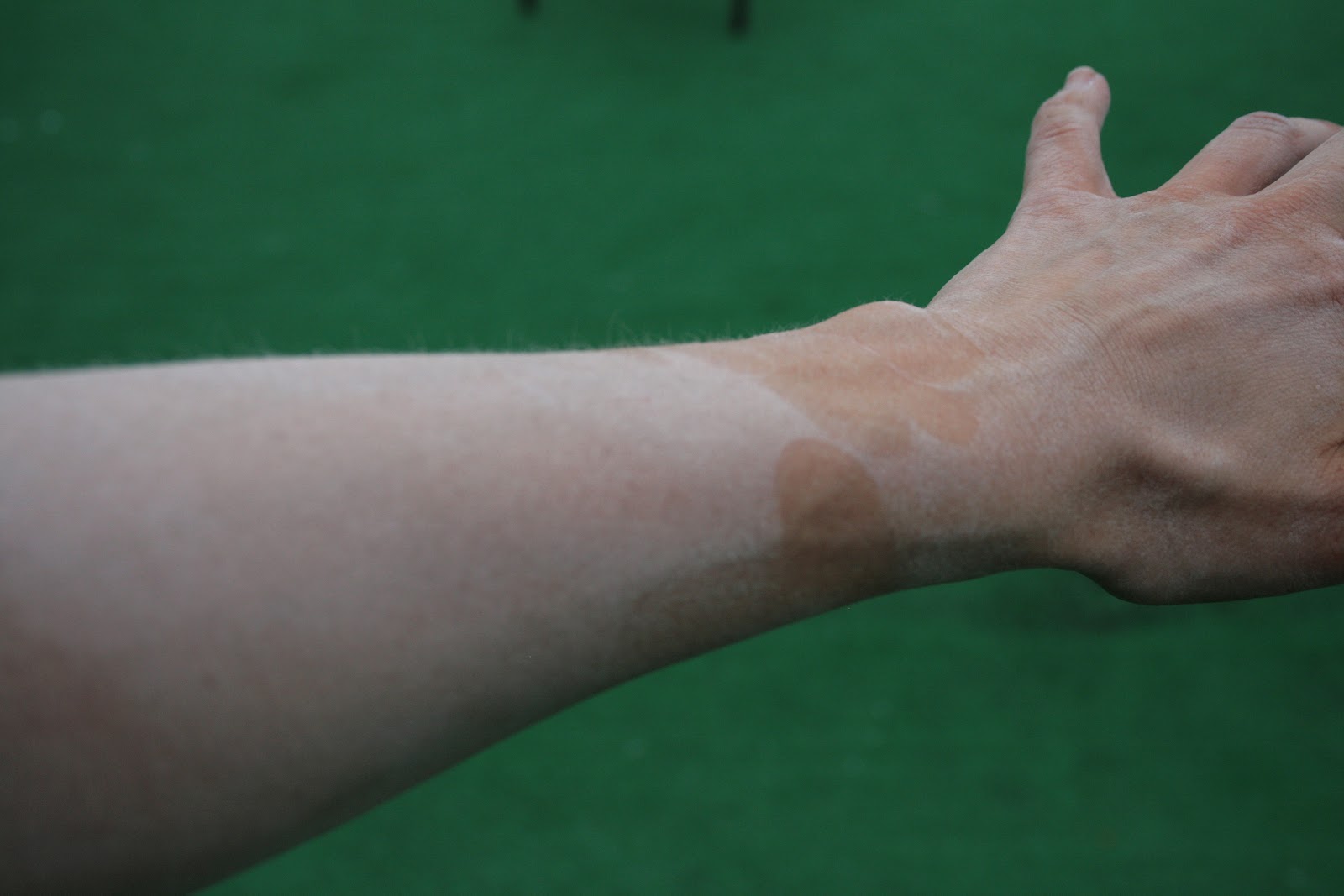 antinomia: flying into the forties