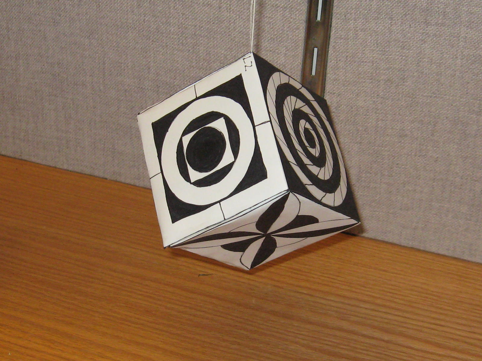 Make it Artwork : Op Art Cubes