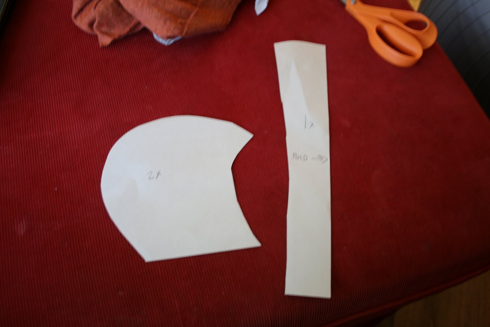 baby pilot cap tutorial | June Cleaver in yoga pants