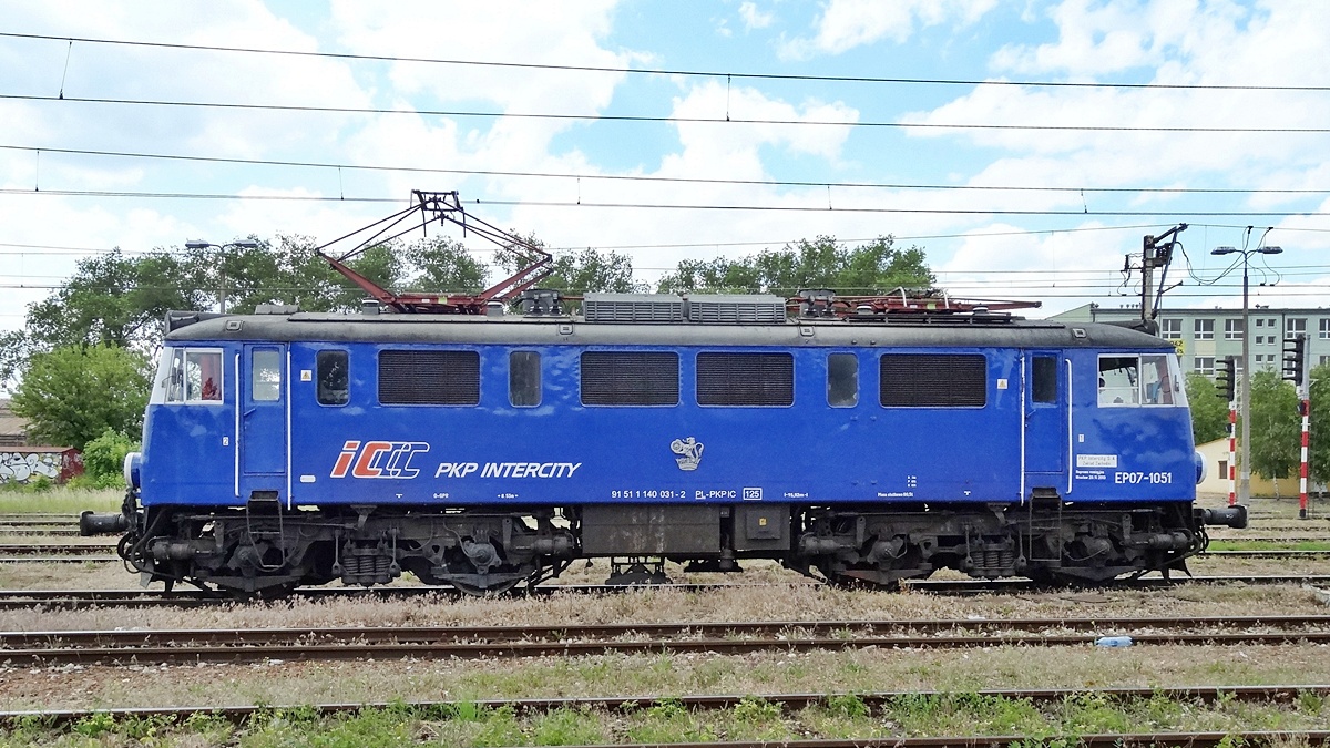 Kolejowy Lew EP07-1051 na stacji Kielce | Kolejowe Kielce