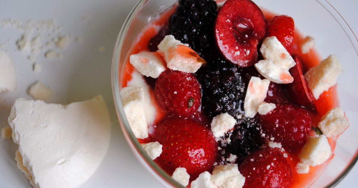 Salade de Fruits Rouges à la Menthe et à la Grenadine