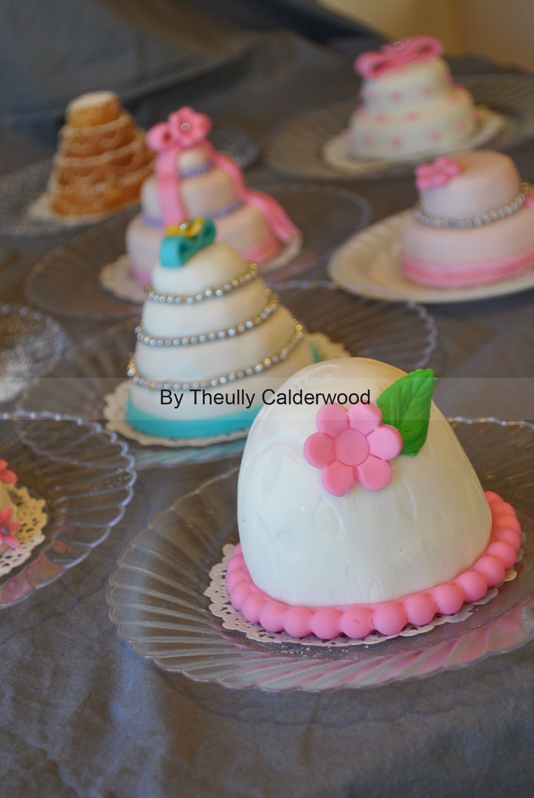 Eu sou do Brasil: Mini bolinhos decorados - Mini Cakes