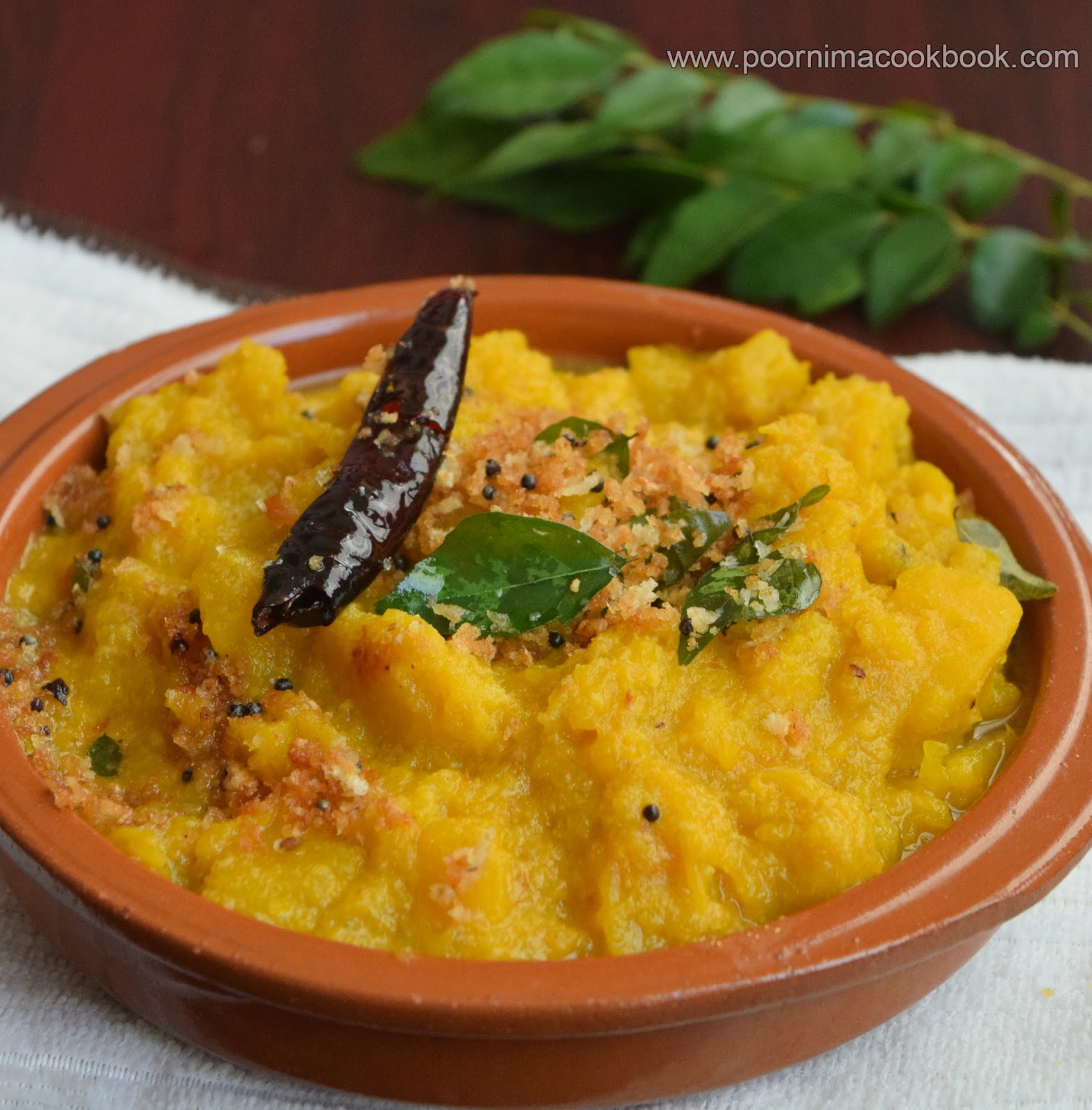 Poornima's Cook Book: Pumpkin Erissery / Mathanga Erissery