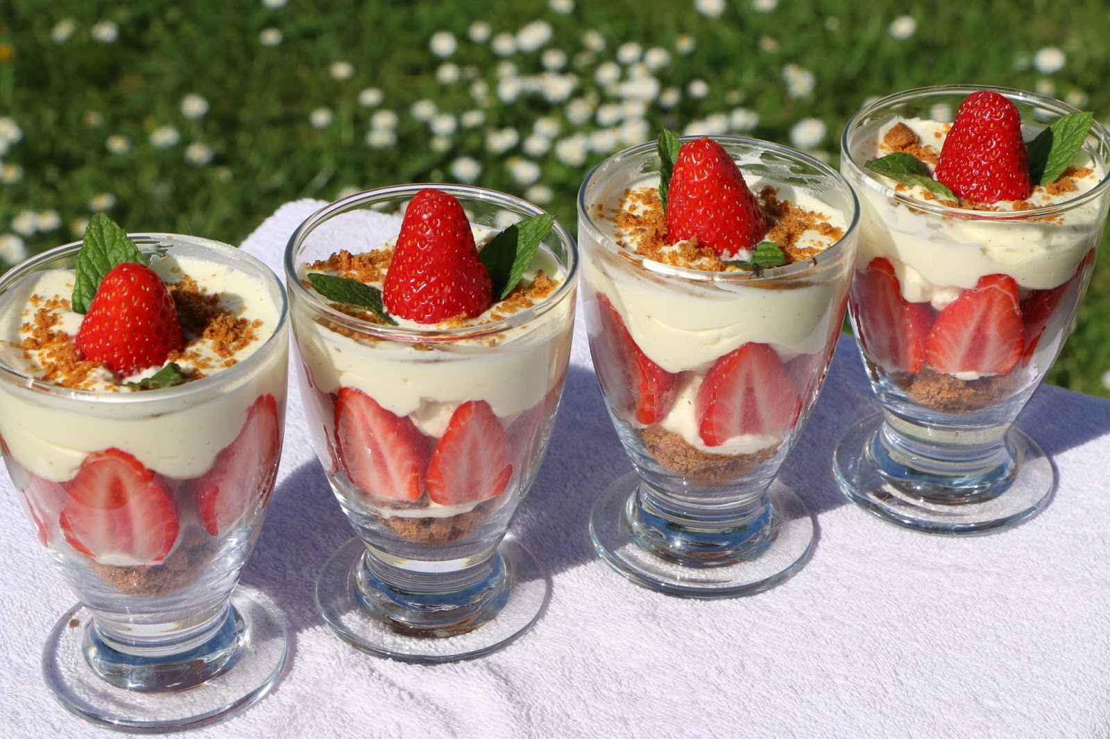 La Cuisine de Francis: VERRINES FRAISES MASCARPONE