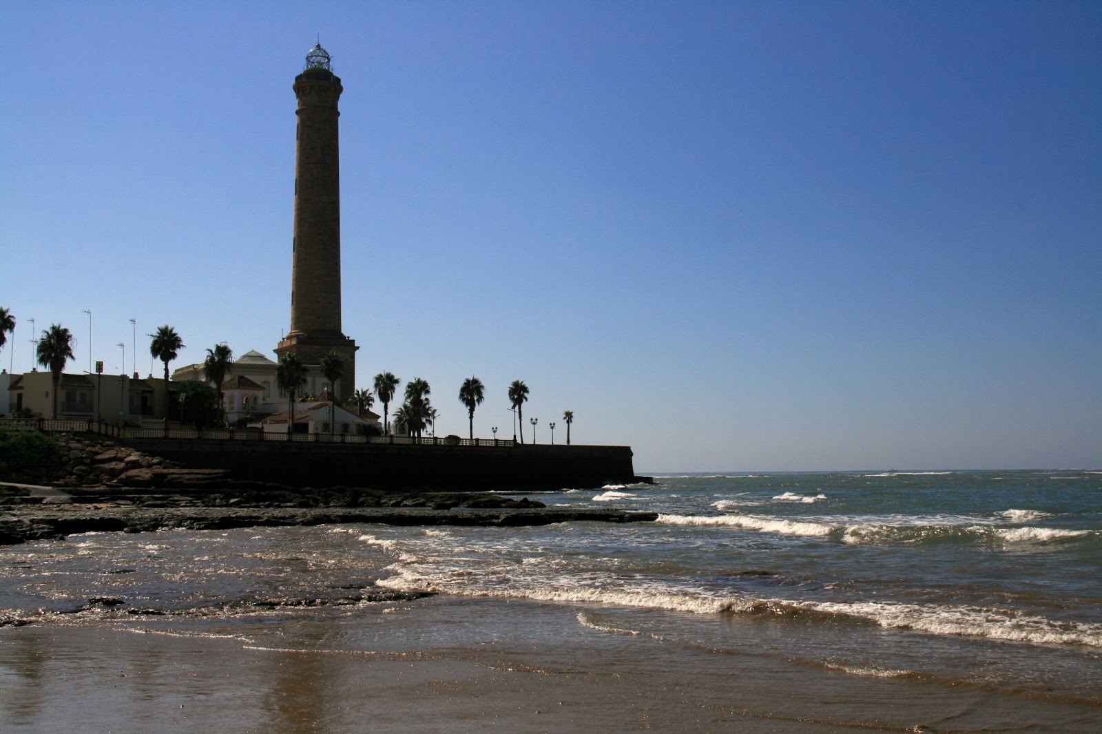 En la soledad del faro: Visita al faro de Chipiona.