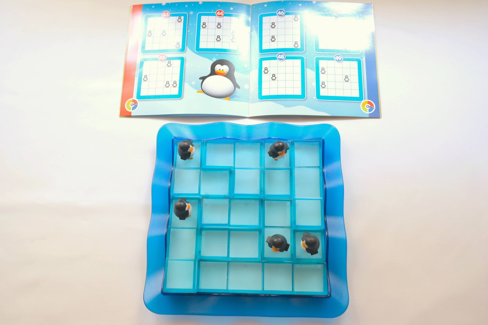 Gabriel Fernandes' Puzzle Collection: Penguins on Ice