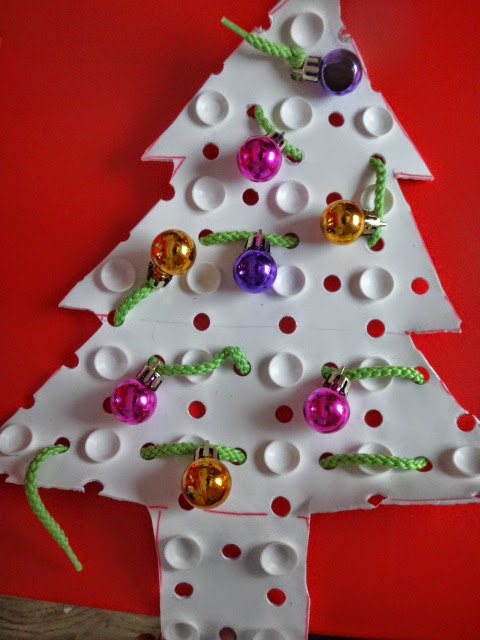 CRAWL2EXPLORE Creative play based ideas : Threading a christmas tree