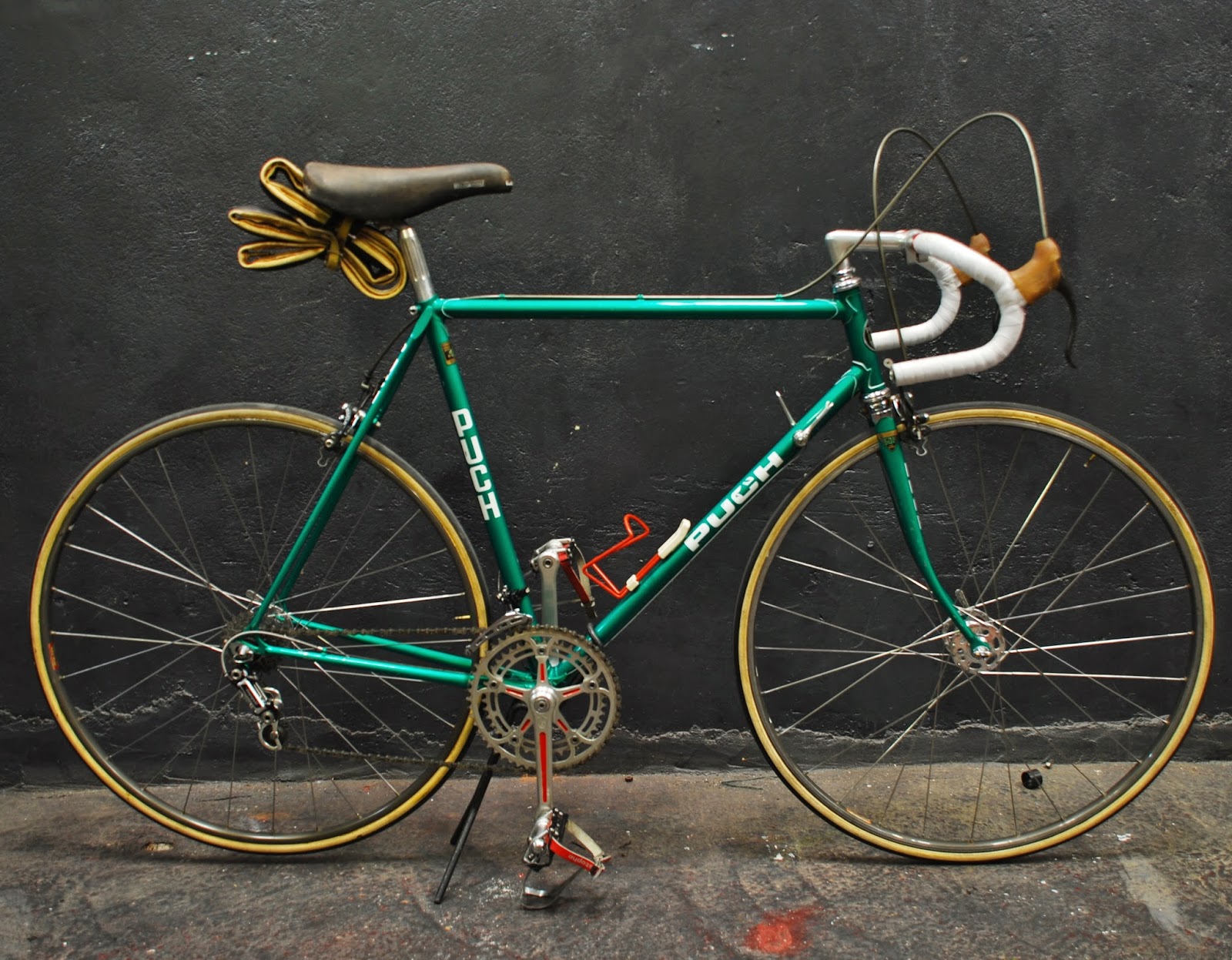 THE FLYING WHEEL: 1983 PUCH ULTIMA or IN PRAISE OF THE MIXED GRUPPO