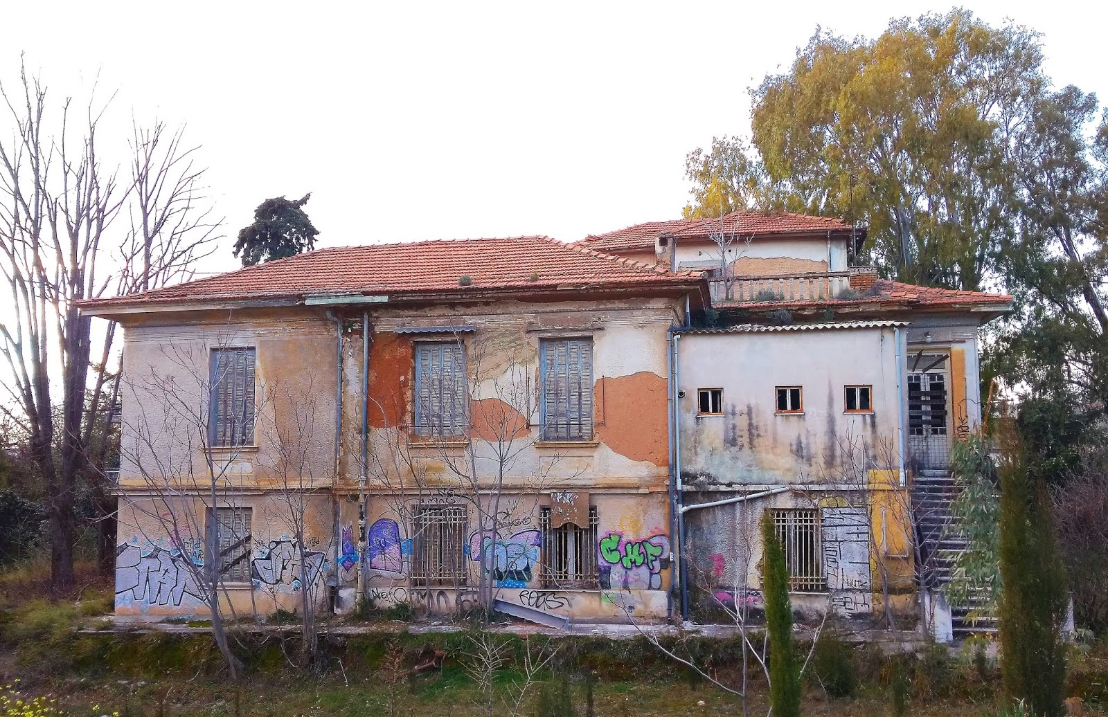 Παλαιά - εγκαταλελειμμένα σπίτια. Μια άλλη εποχή...