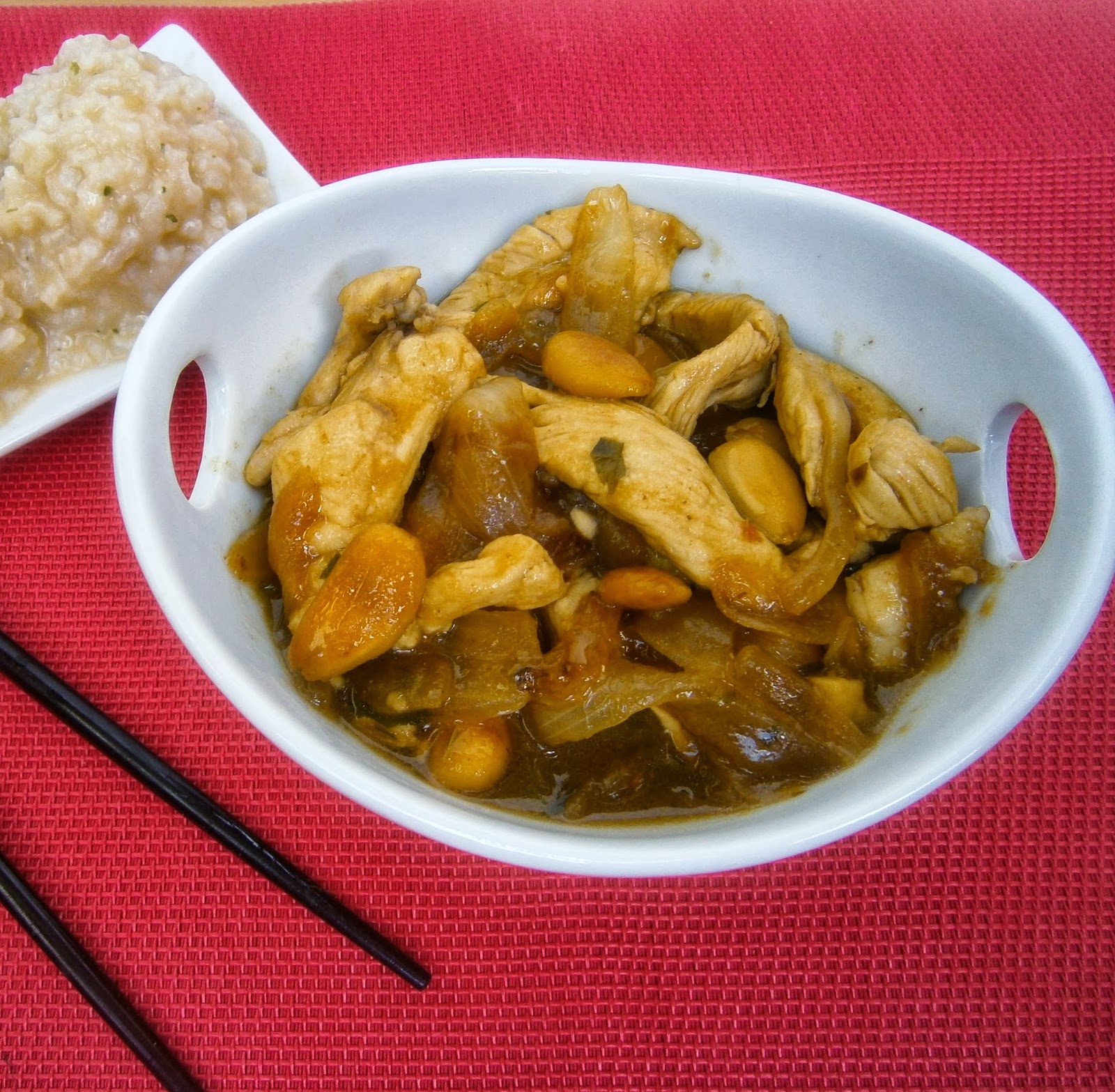 Pollo con almendras estilo chino.