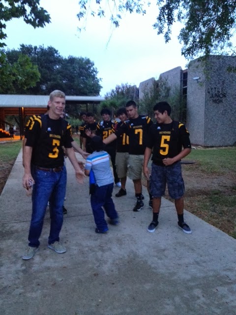 Skull Studios -Lytle Elementary: Football Players Take over Lytle ...