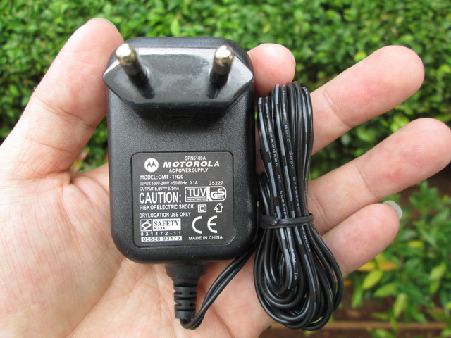 CNC virtual: Jual: charger hape jadul Motorola V3 / V3i, barang langka