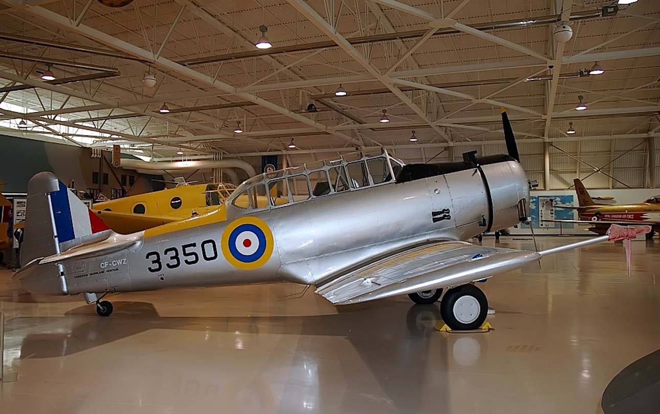 nhungdoicanh: North American BT-9 / BT-14 / NA-64 Yale