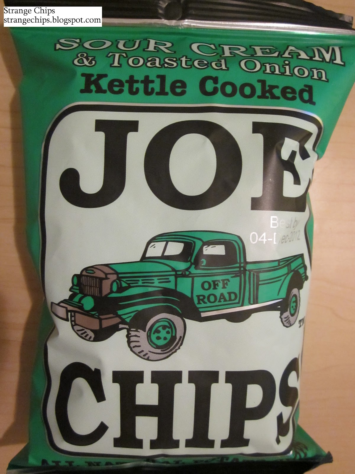 Strange Chips: Joe Chips Sour Cream and Toasted Onion