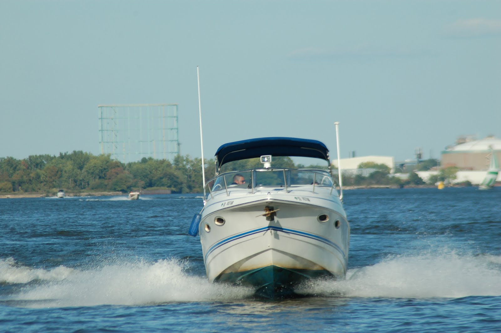 1997 Chris Craft Crowne 26'