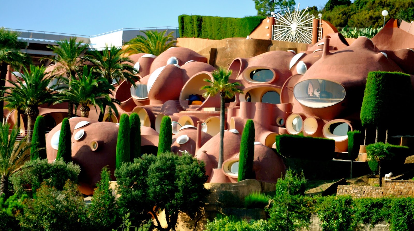 elf2mani: maison bulle