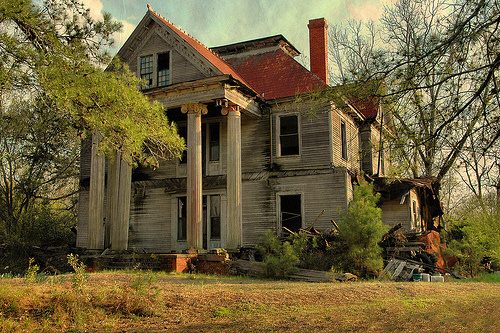 Another Crumbling Mansion in Georgia