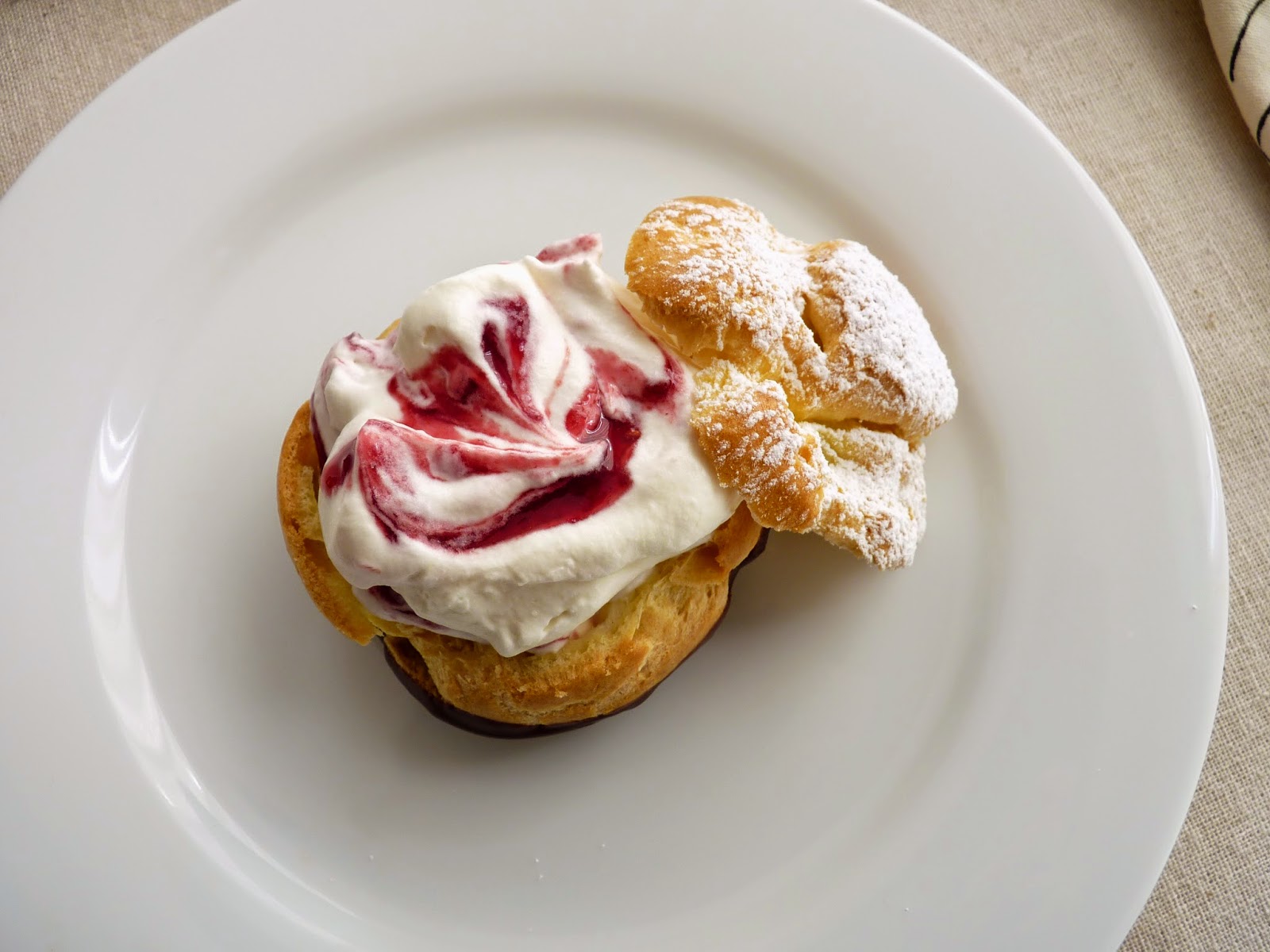 :pastry studio: Raspberry Chocolate Cream Puffs