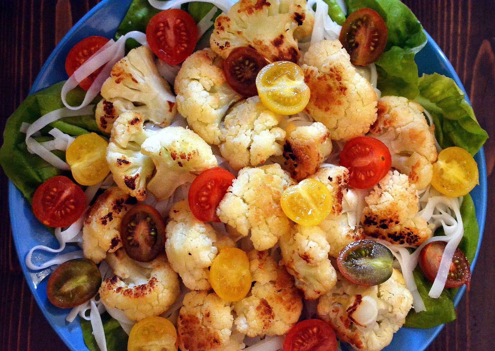 Conopida la cuptor cu taitei de orez si salata (de post) – Alexandra’s ...