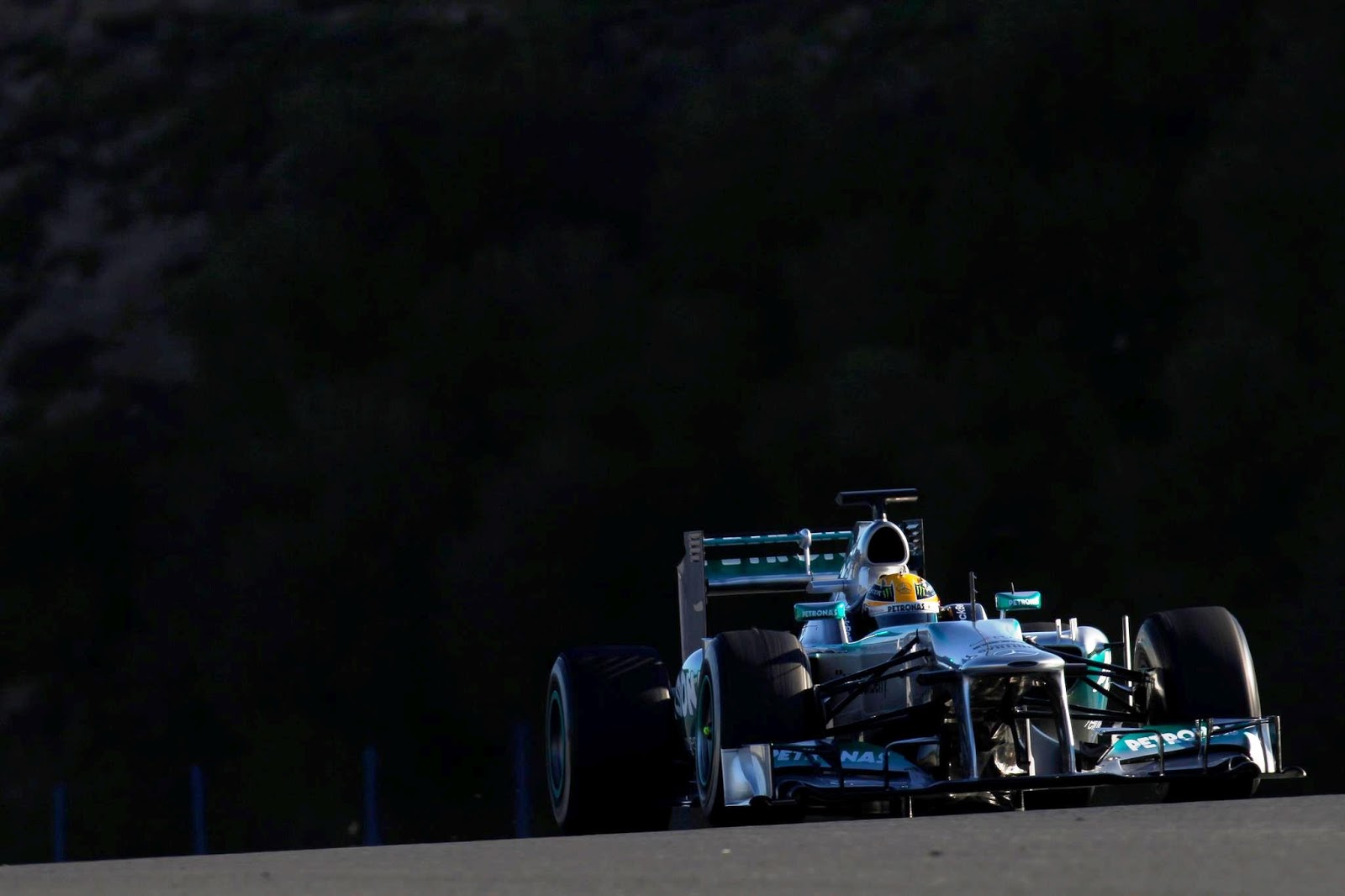 ihot wallons: ... wallpaper: Mercedes Benz W204 C-Class mercedes benz ...