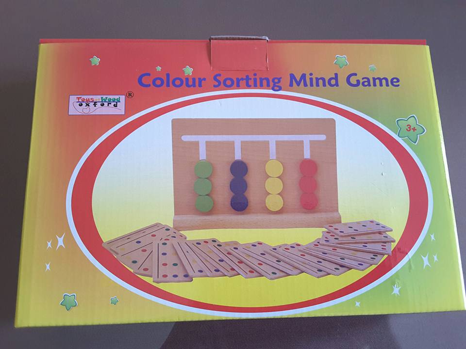 Creciendo con libros y juegos: CONOCEMOS "COLOUR SORTING MIND GAME"