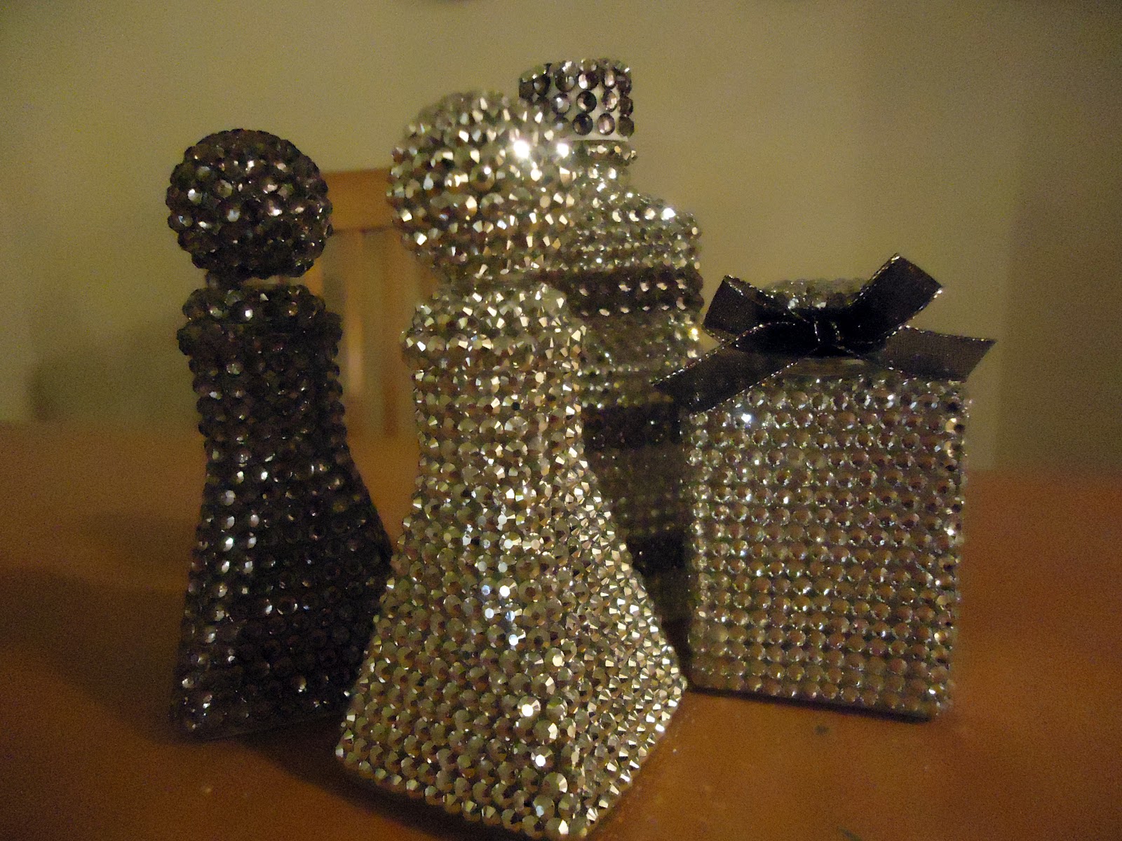 Frugal Home Design: DIY Home Decor - Make Rhinestone Covered Bottles