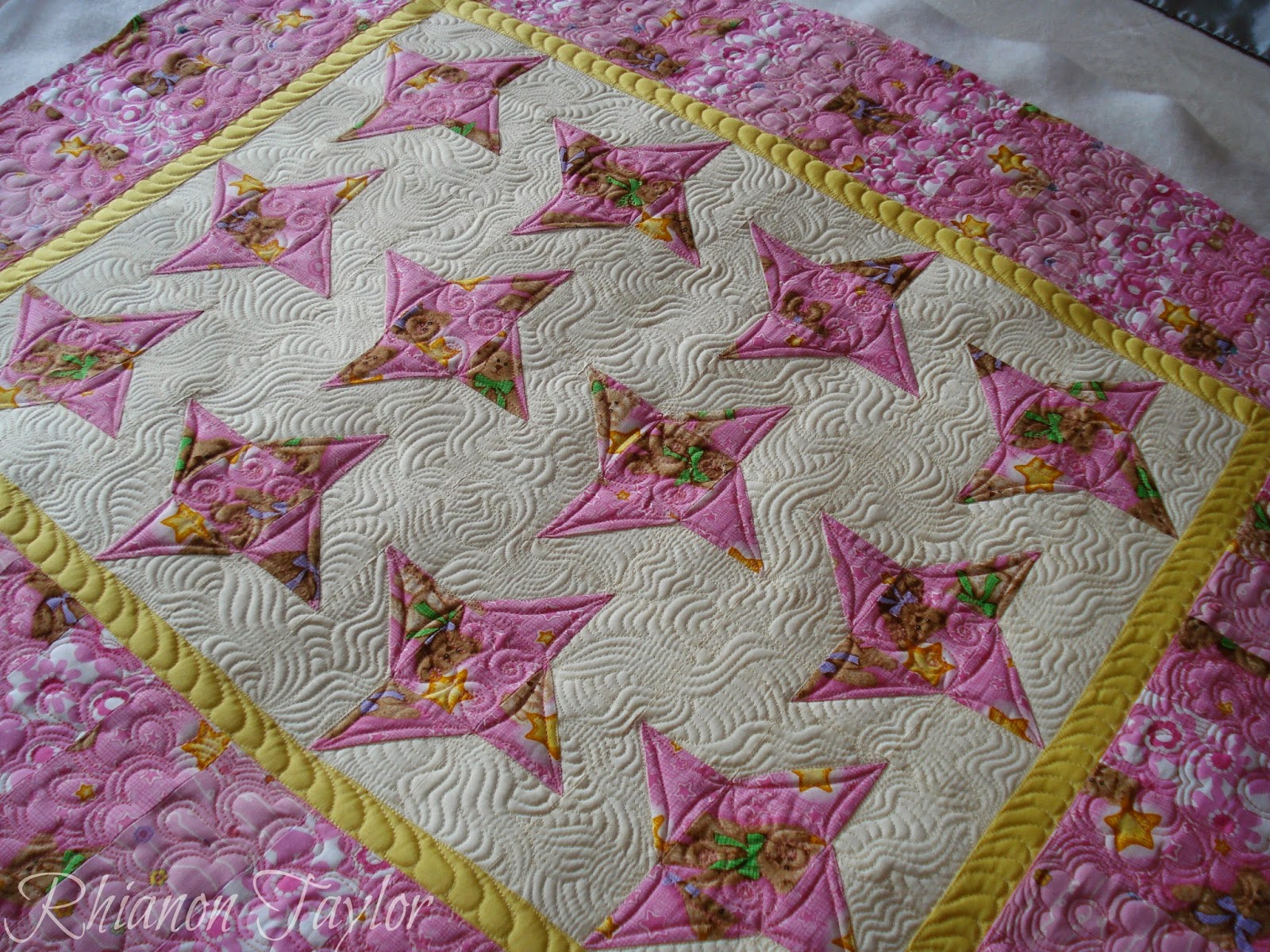 The Nifty Stitcher: Friendship Star Baby Quilt