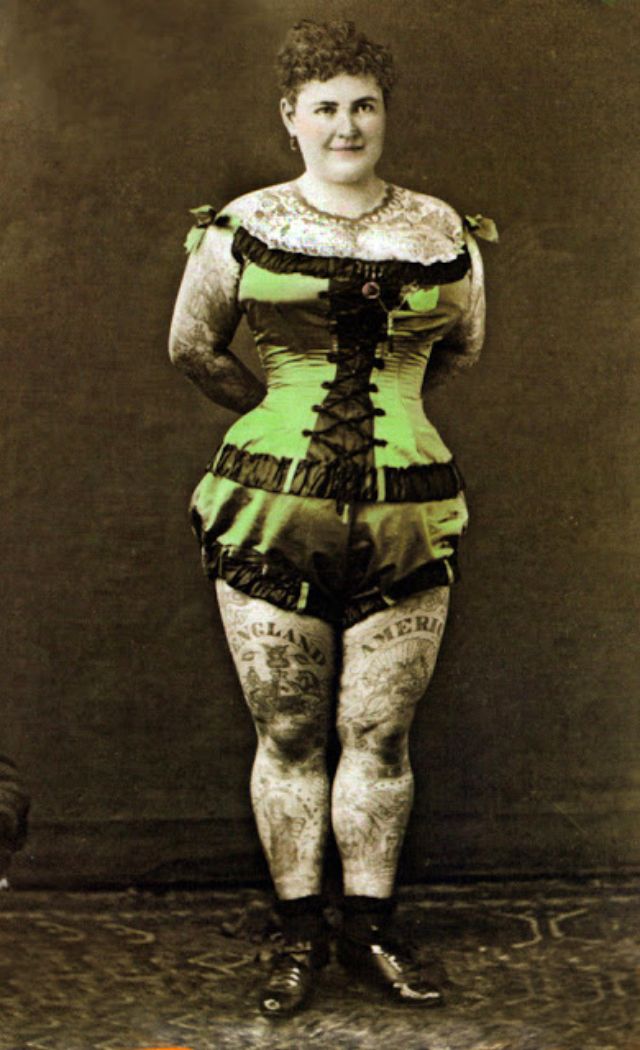 39 Astonishing Vintage Portrait Photos of Tattooed Ladies From the Late ...