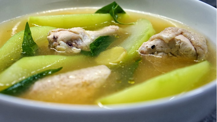 Easy Chicken Tinola Filipino Recipe | Easy Chiken Ginger Soup Filipino ...