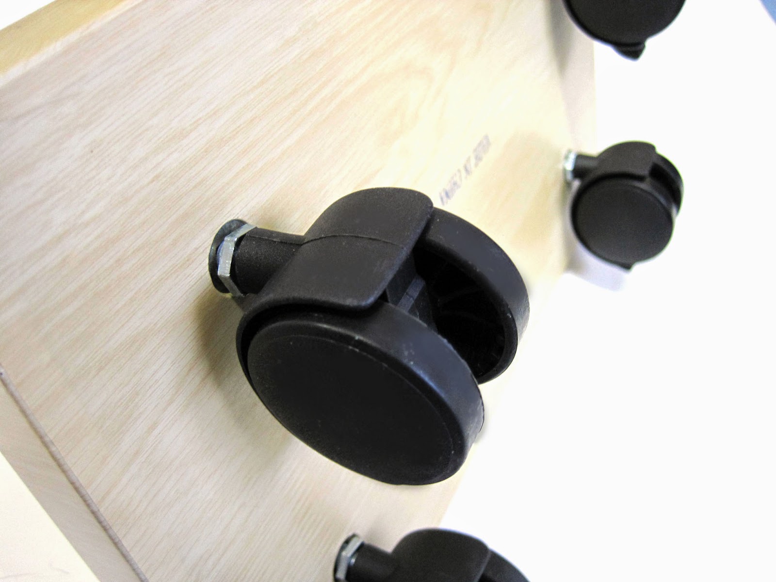 John Black Style's Korean Life: Computer CPU Wheel Stand Computer Case ...