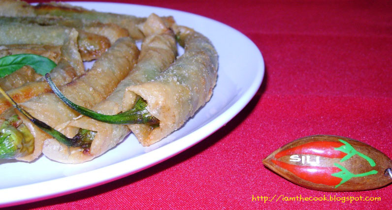 i am the cook!: Lumpiang Sili (Green Chili Spring Rolls)