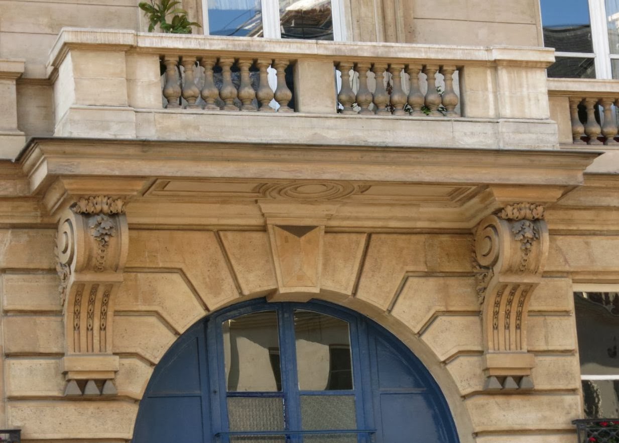 Combien ça porte ?: Balcons - Paris - Consoles en pierre