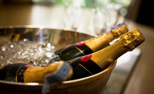 Clase, elegancia y distinción: EL PROTOCOLO DEL CHAMPAGNE