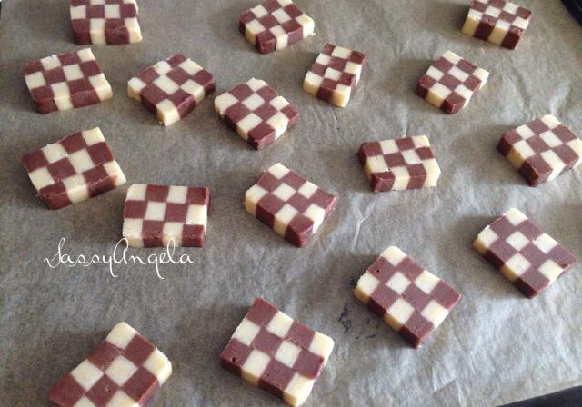 Plate & Palate: Chess cookies by Angela Seah Thulin