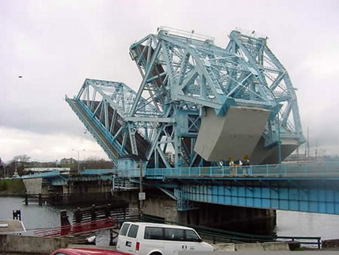 Strangest Bridges in the World - Wallpapers Collection