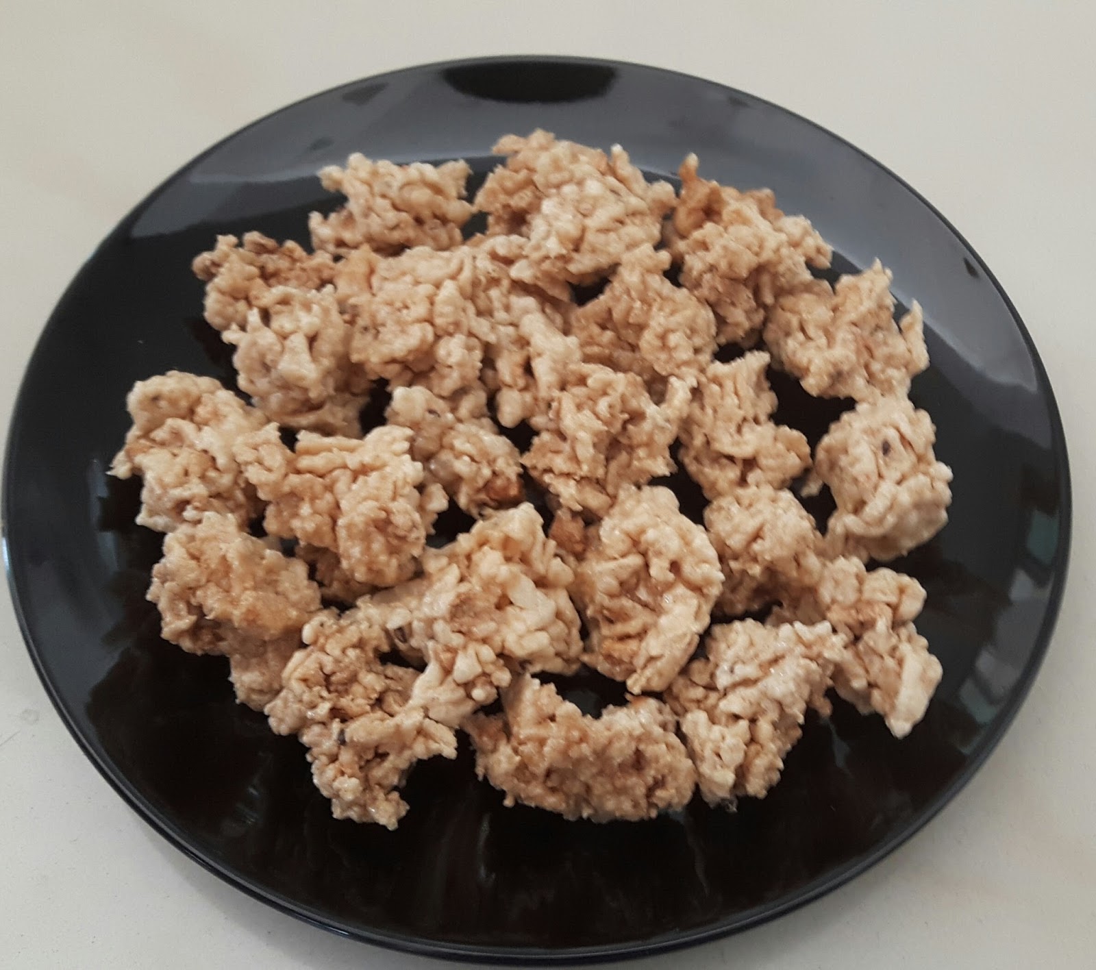 Unnithandu kondaattam (Rice fryums) - Sasi's Cuisine