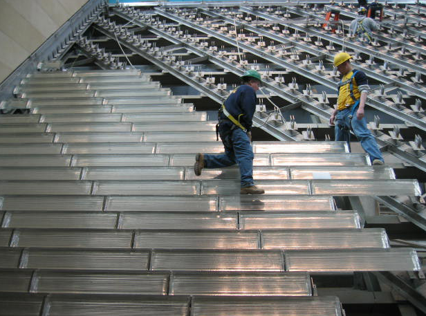 Objetos con Vidrio: "Ice Falls" in the Hearst Tower
