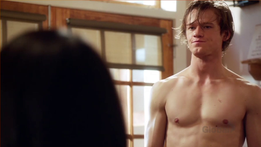 Alexis_Superfan's Shirtless Male Celebs: Lucas Till shirtless in MacGyver, Season 3, Ep 15 Caps ...