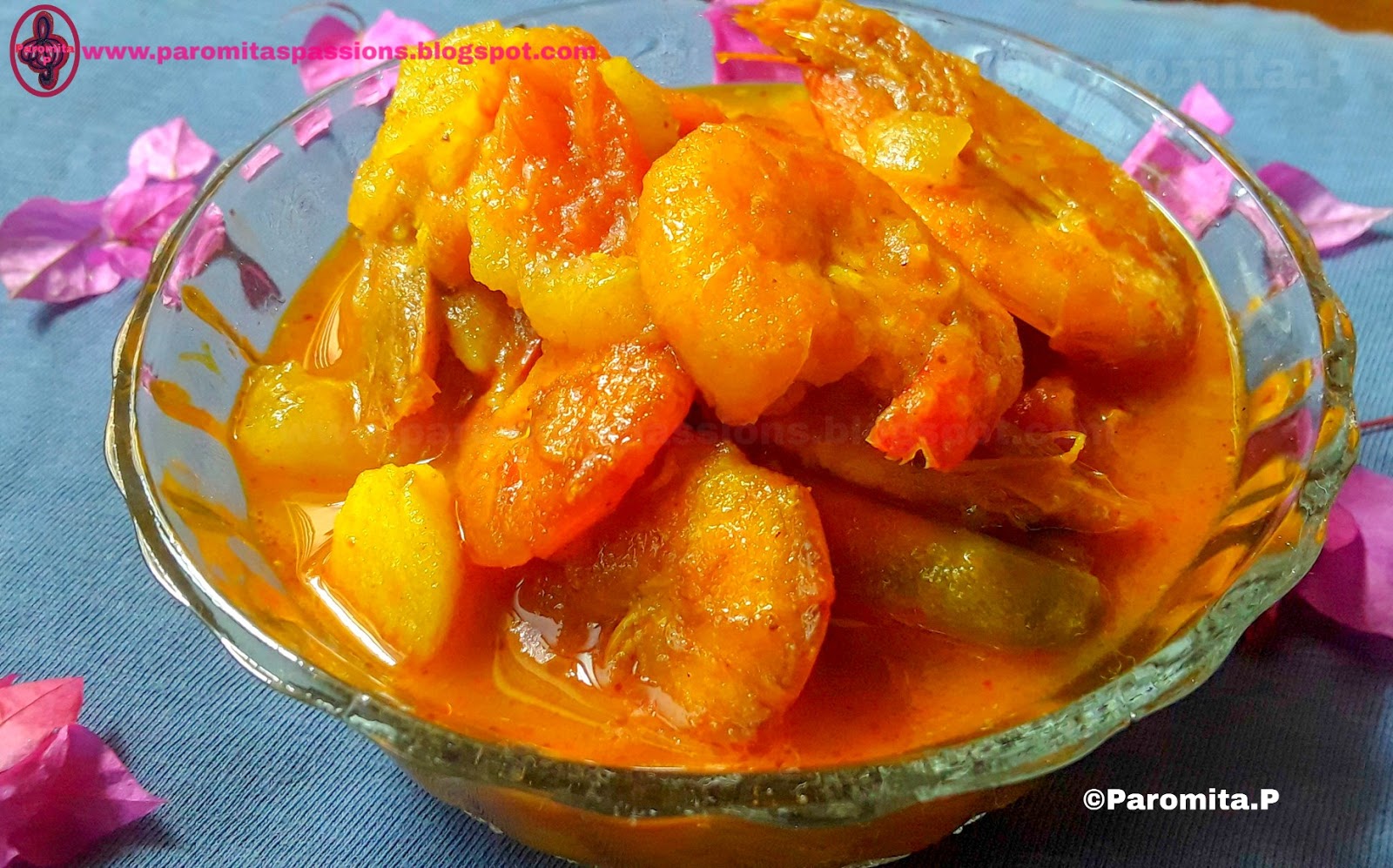 Lau Chingri Jhol | Prawn Curry with Bottle gourd - Paromita's Passions