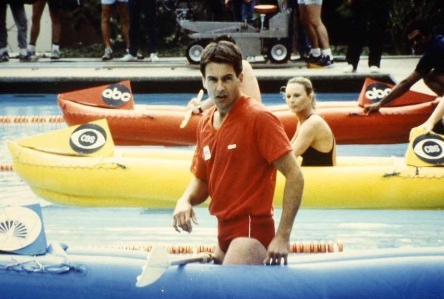 Hunksinswimsuits: TV Hunk in blue speedos