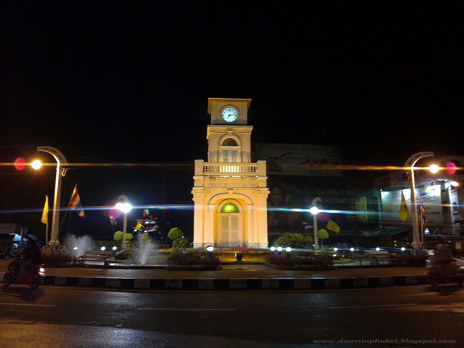 Dawn in Phuket: Surin Circle Clock Tower