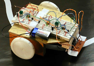 PROJECTS FUN: LINE FOLLOWING ROBOT USING 555 IC'S