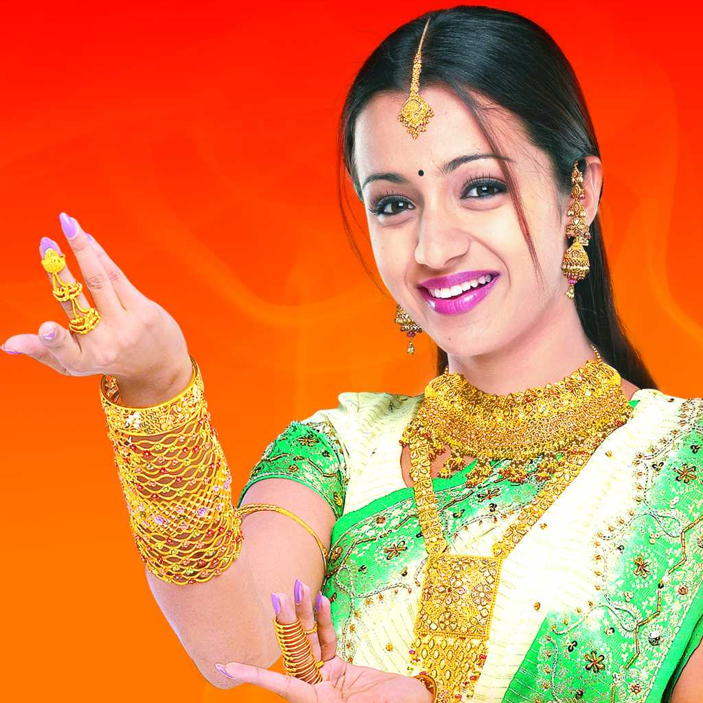 SONI ARTS: Indian MODELS with gold ornaments