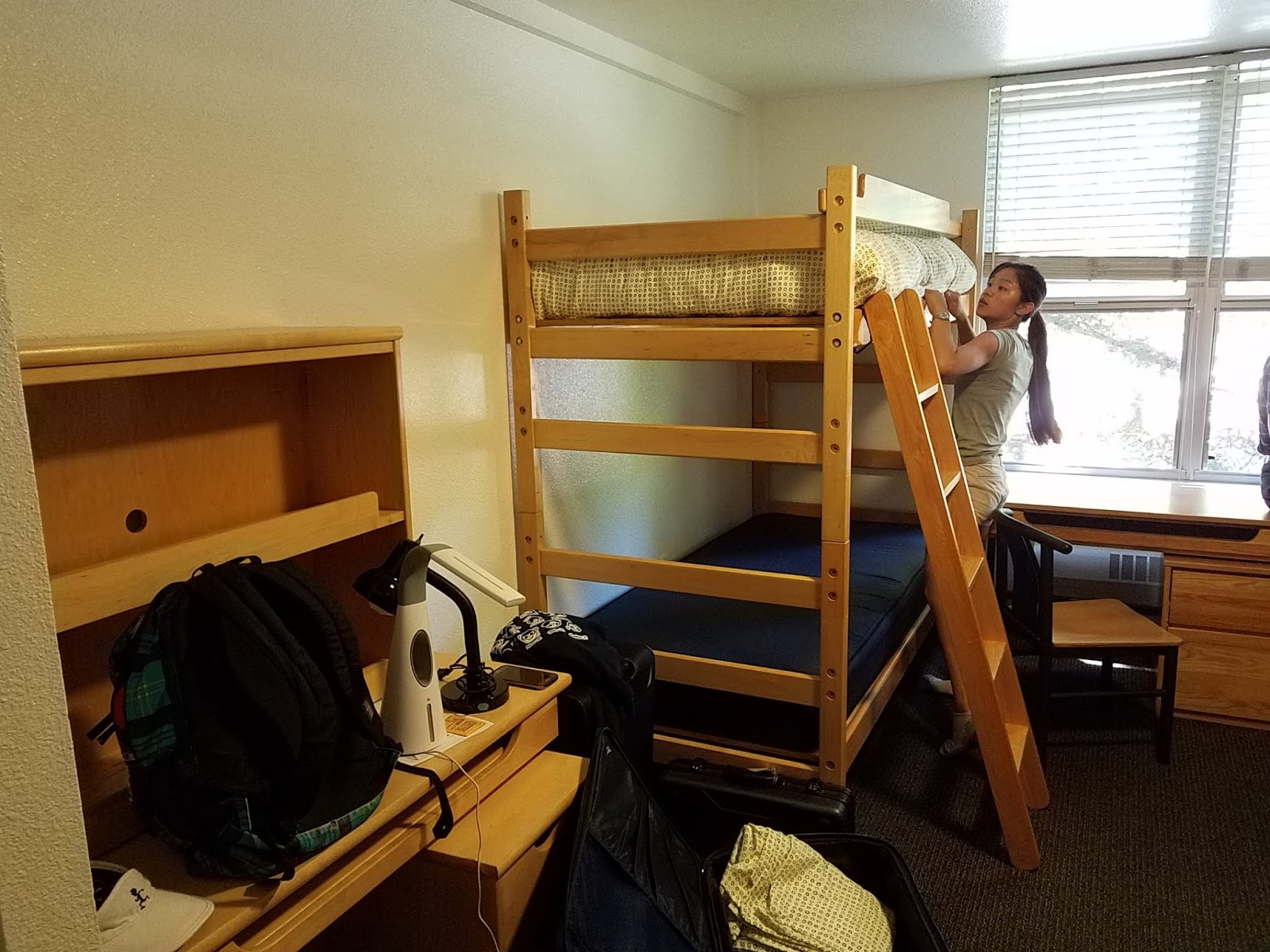Life in the LinOhana: UC Santa Cruz dorm pics