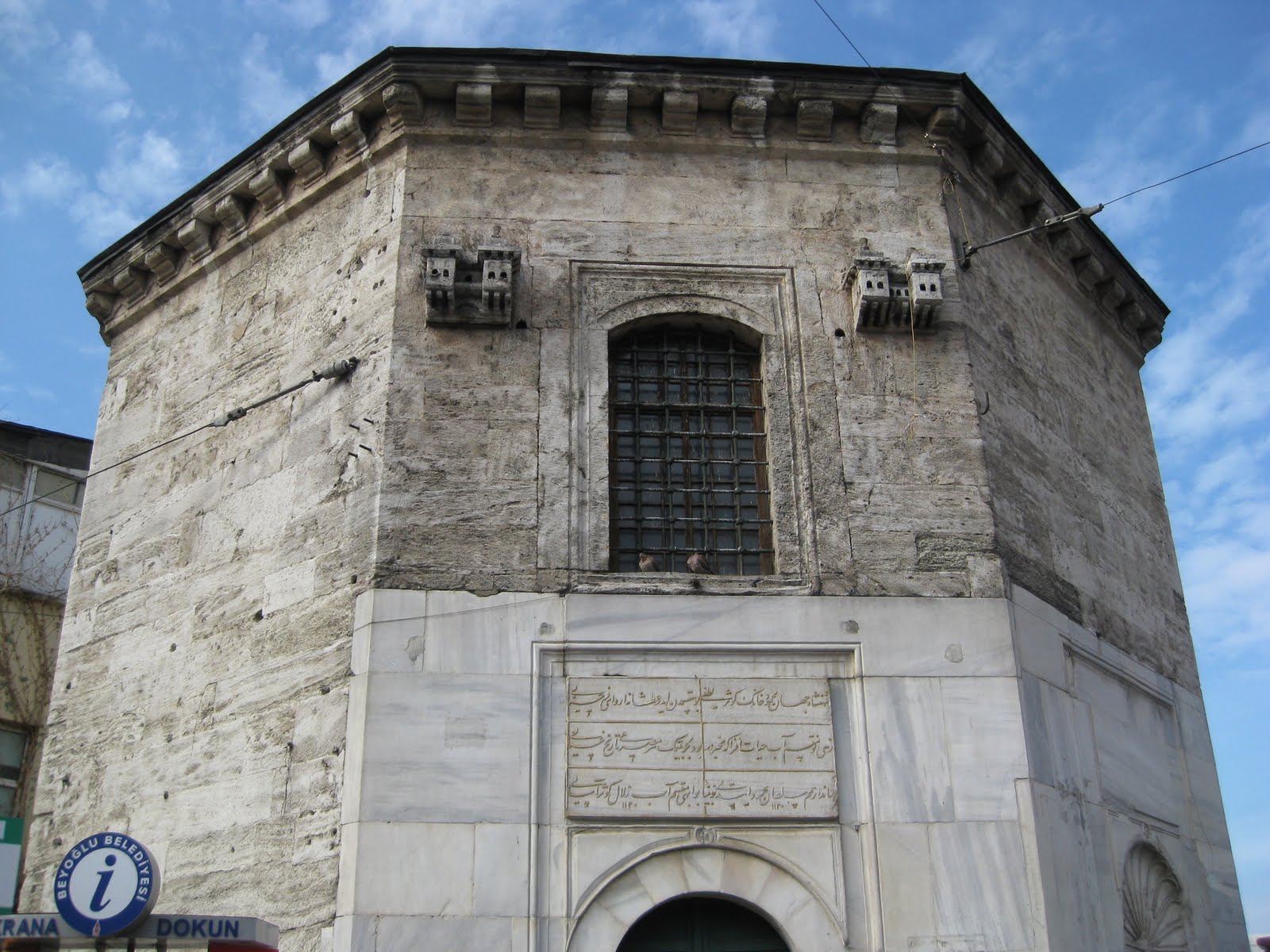 Travelmind: Compassionate architecture: bird houses and sparrow mansions