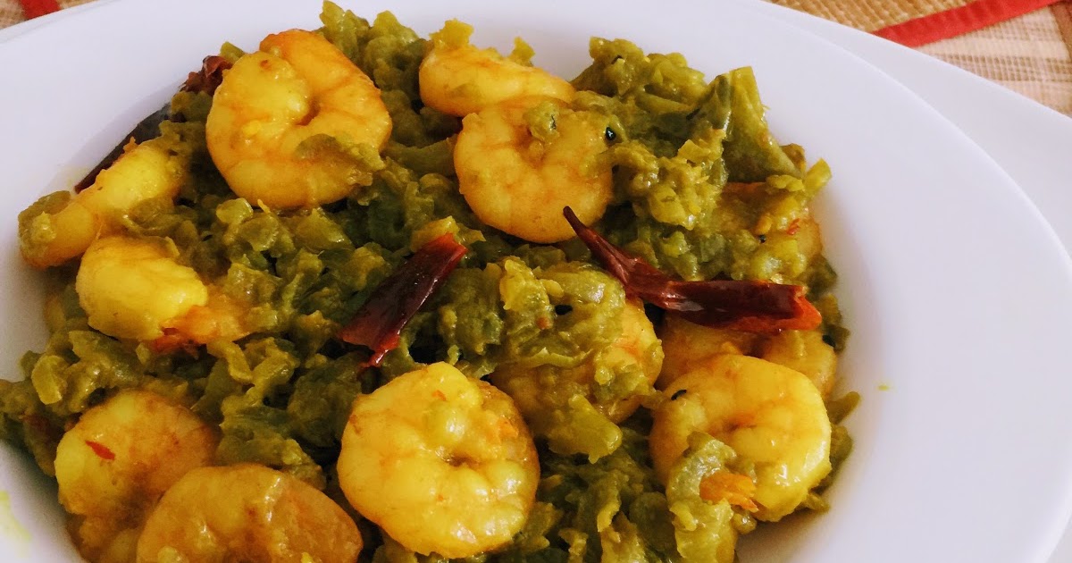 CURRY AND SPICE: CHICHINGE CHINGRI / PRAWNS WITH SNAKE GOURD