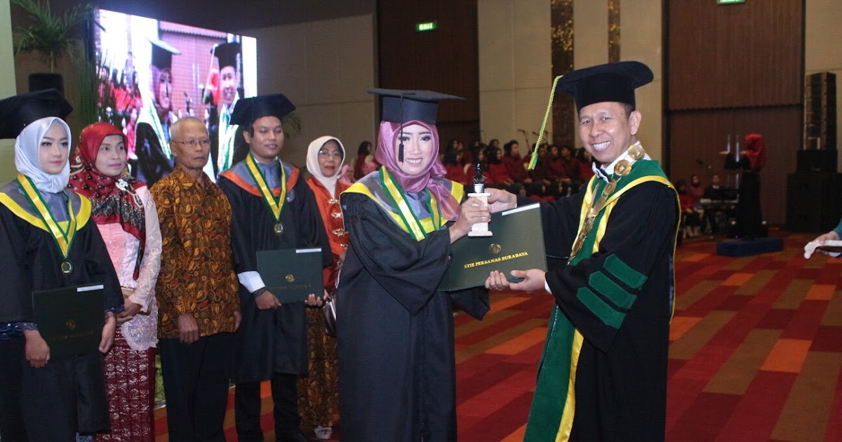 Wisuda STIE Perbanas Surabaya Periode I Tahun 2018 - MAJALAH LARISE
