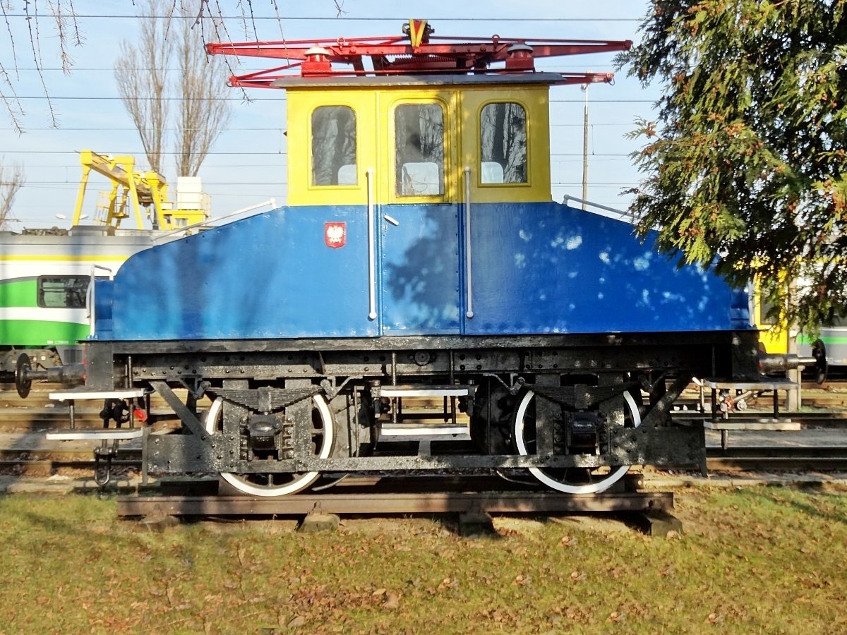 E400 EU40-01 w skansenie trakcji elektrycznej na Olszynce Grochowskiej | Torowy